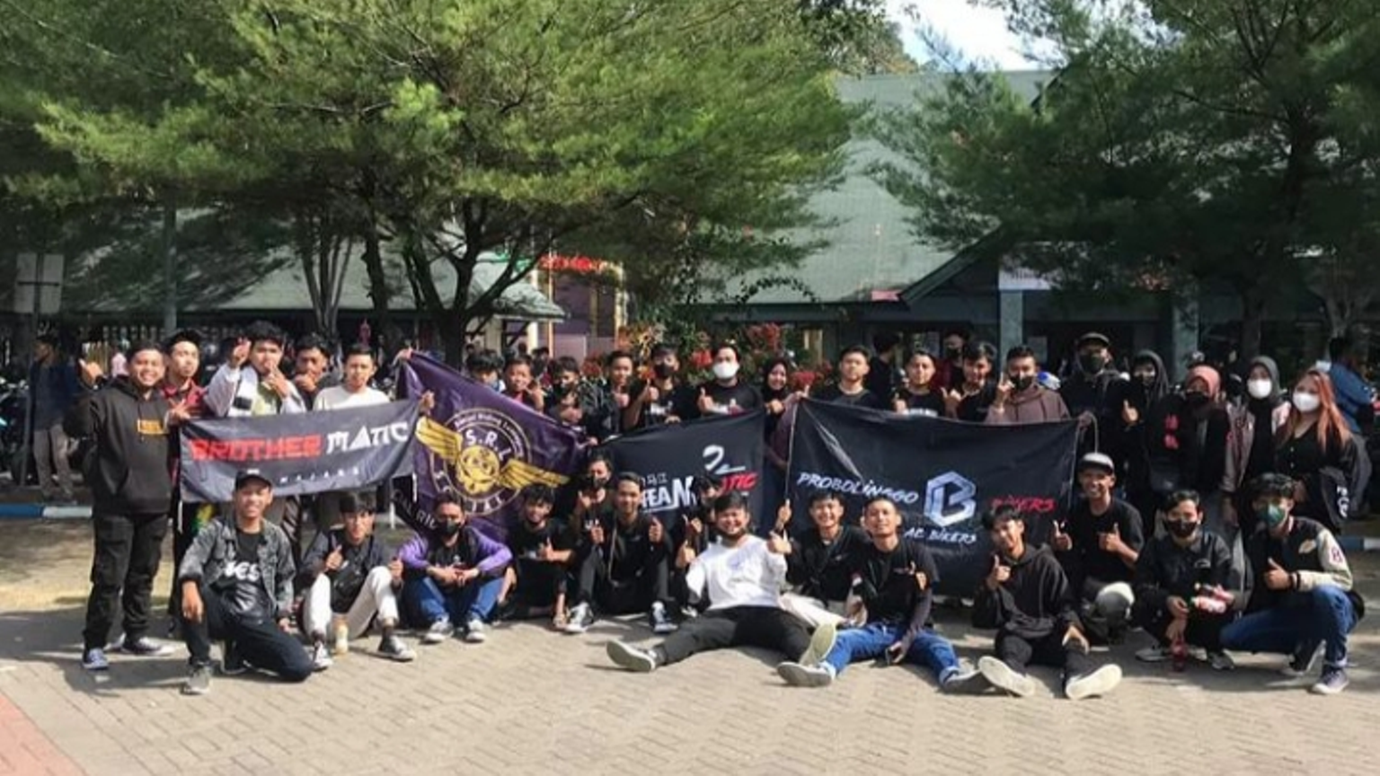 Dewdew｜SHOWROOM(ショールーム)