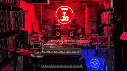 RECORD BAR JBC - Profile - SHOWROOM