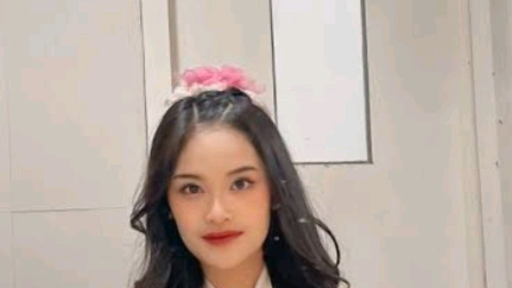 Dwi indah - Profile - SHOWROOM