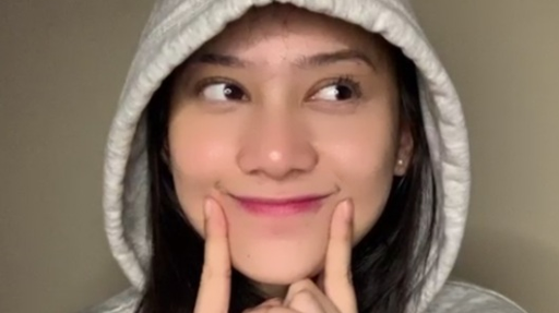 Senyumnya ka chika - Profile - SHOWROOM