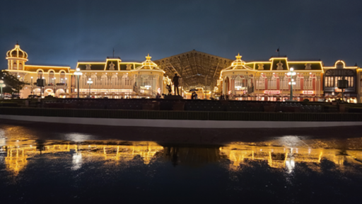 M - Profile - SHOWROOM